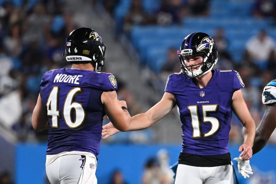 Ravens Signing LS Nick Moore To Four-Year Extension