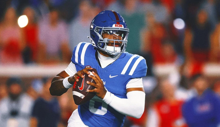 2026 NFL Draft Class QB Collapses; Dante Moore Announces Return to Oregon