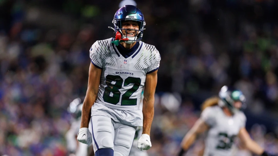 Seahawks put WR Cody White on IR, sign OL Amari Kight to active roster